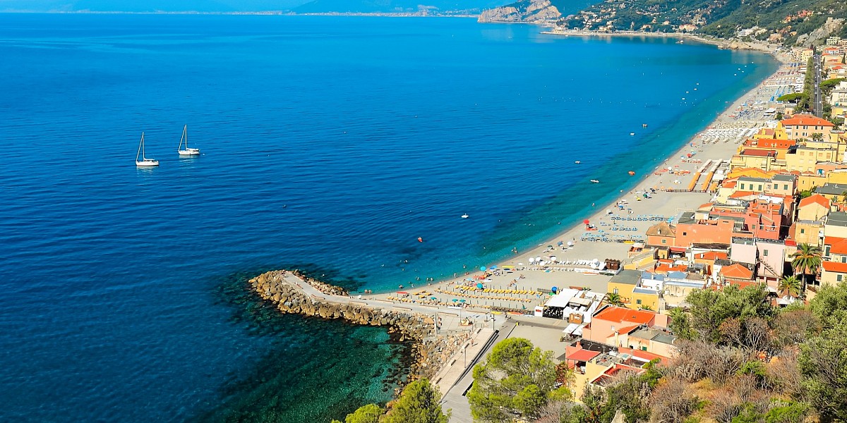 Spiaggia di Varigotti ☀️ Beaches Finale Ligure (Savona)